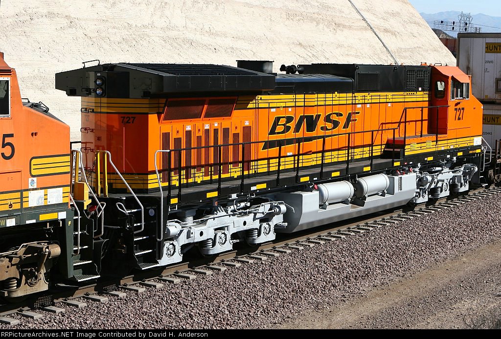 BNSF 727